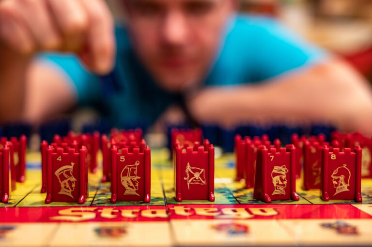 Wie spielt man Stratego? Eine klare Anleitung - spielefreun.de